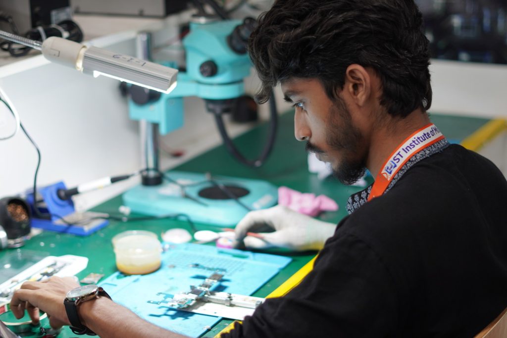 Home - ST Institute of Mobile Technology